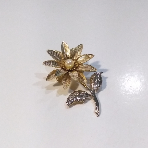 Jewelry | Vintage Flower Pin | Poshmark